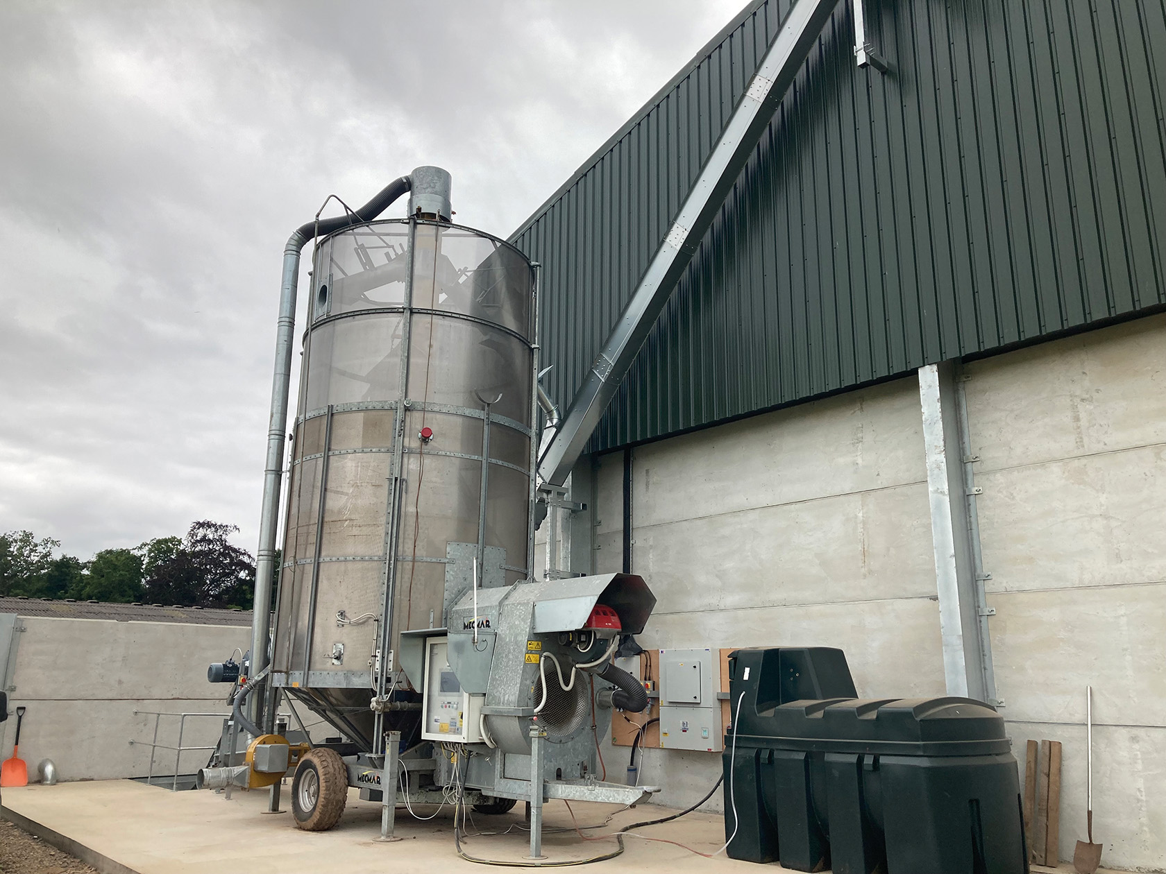 Mobile dryer at centre of grain handling systems – Anglia Farmer Magazine